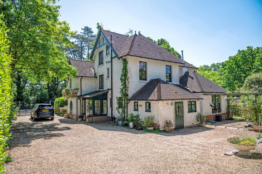 Arnewood Bridge Road, Sway... 6 bed detached house - £1,225,000