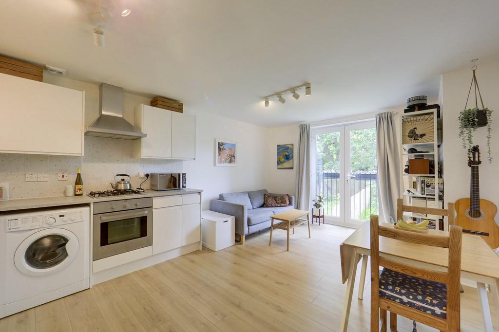 Bampton Road, Forest Hill, London, SE23 2 bed flat for sale - £375,000