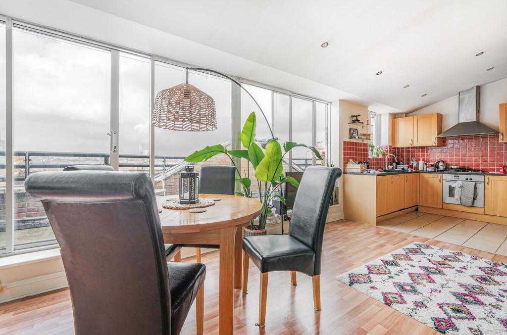 Cheapside, Reading, Berkshire 2 bed apartment for sale - £285,000