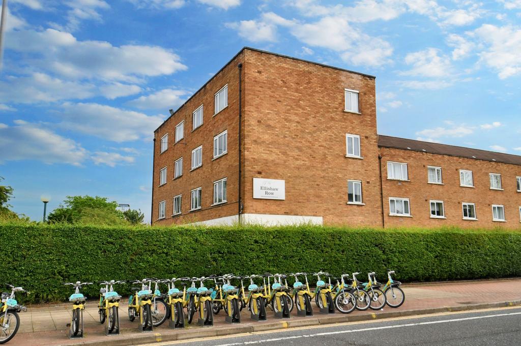 Eccles New Road, Elishaw Row Eccles... 2 bed flat - £145,000