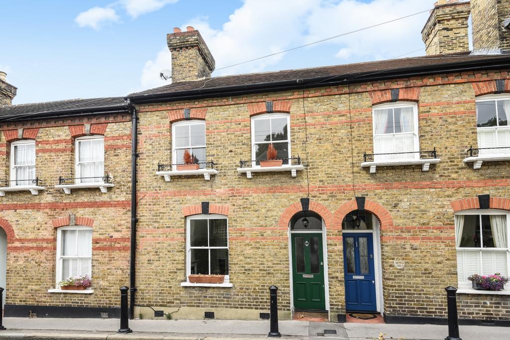 Chancery Lane Beckenham BR3 2 bed house - £1,900 pcm (£438 pw)