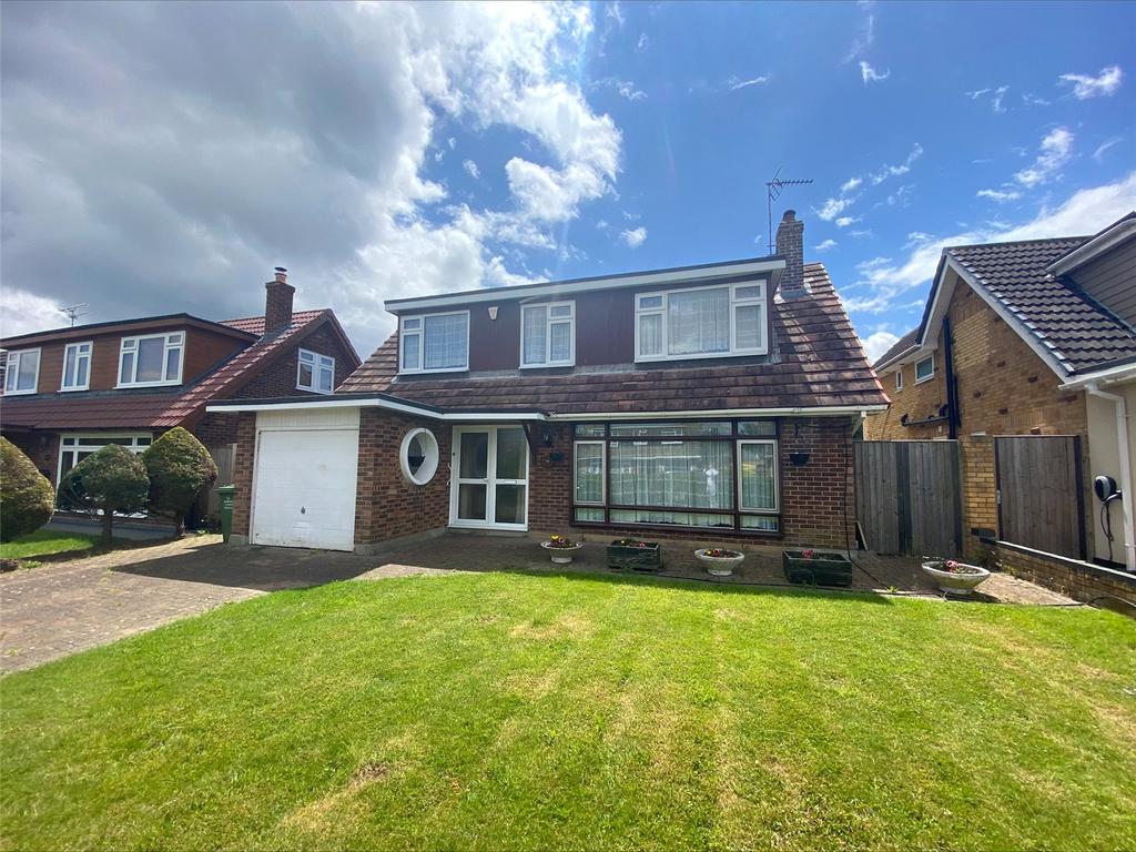 Worthing Road, Laindon, Essex, SS15 4 bed detached house - £500,000