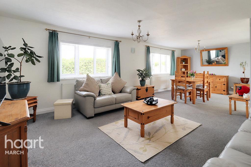 Benwick Road, Whittlesey 3 bed detached house for sale - £375,000