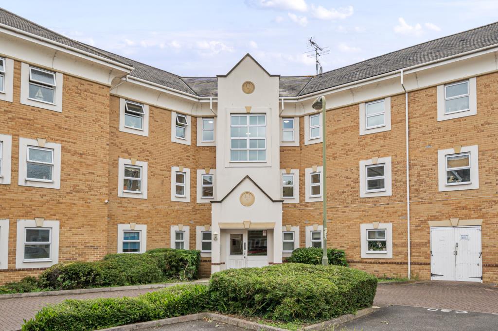 Sunbury-on-Thames, Surrey, TW16 2 bed block of apartments - £269,000