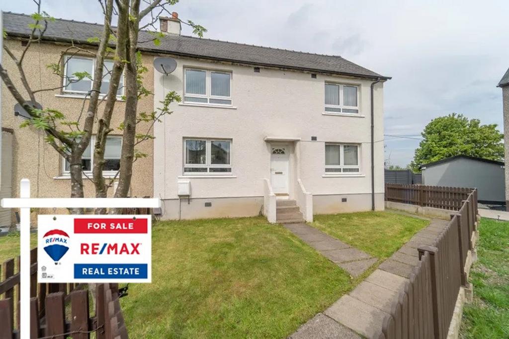 Polkemmet Drive, Shotts ML7 4 bed semi-detached house - £172,000
