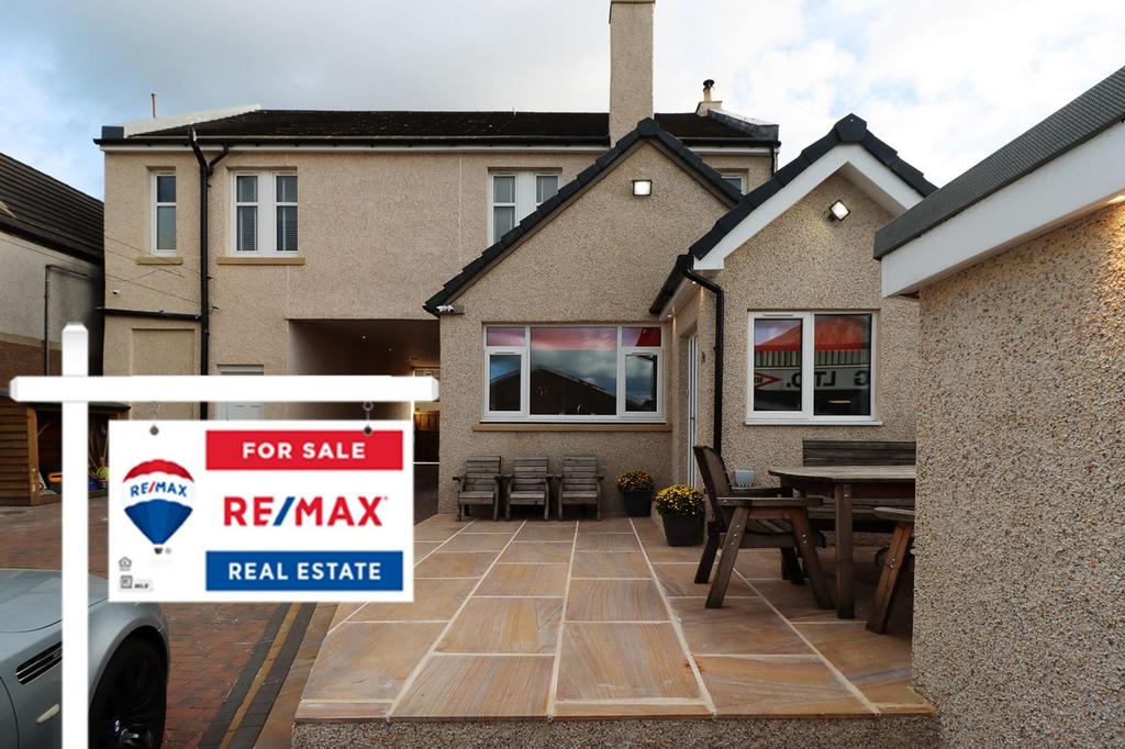 East Main Street, Bathgate EH47 4 bed detached house - £270,000