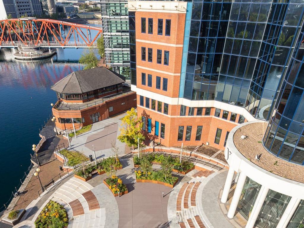 The Vic, MediaCityUK, The Quays... Office to rent - £10,679 pcm (£2,464 pw)