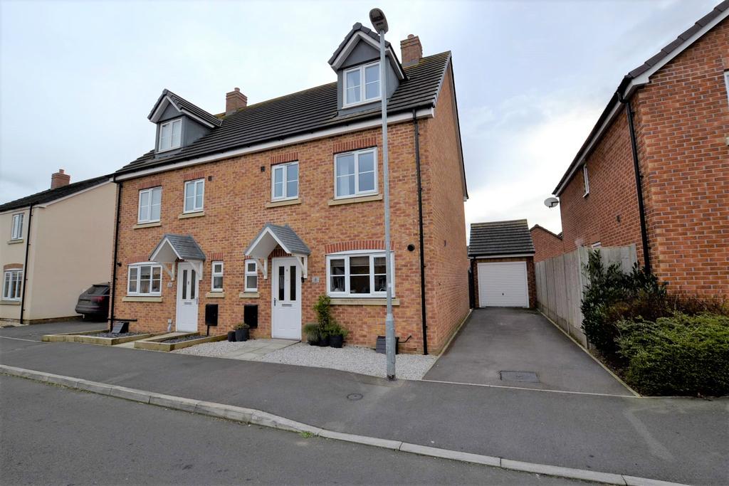 Hamlet Grove, Gloucester GL2 4 bed semi-detached house - £350,000