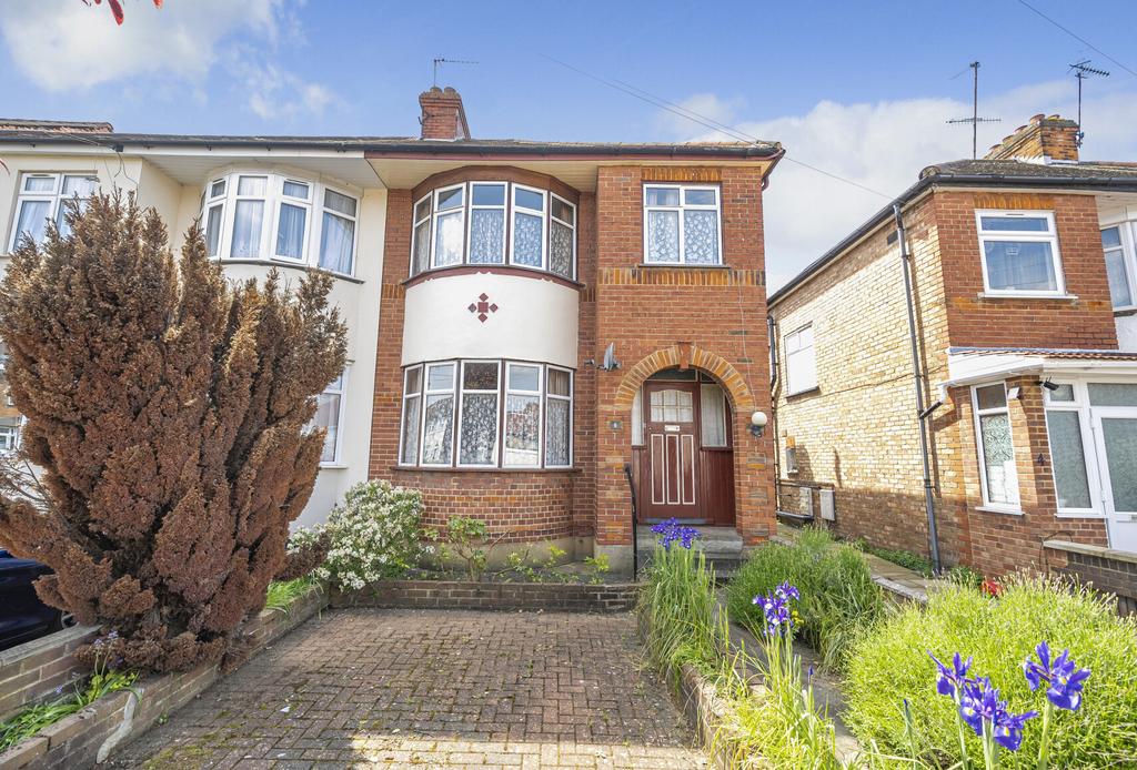 St. Georges Avenue, London NW9 3 bed semi-detached house - £525,000