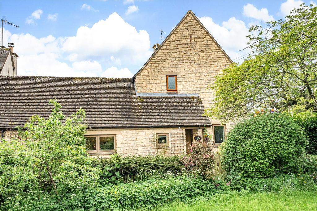 Shipton Oliffe, Cheltenham GL54 3 bed link detached house - £625,000