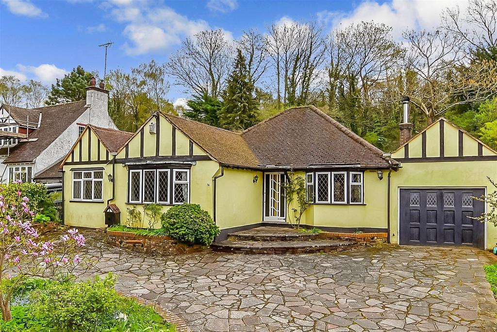 Outwood Lane, Chipstead, Surrey 4 bed chalet for sale - £625,000
