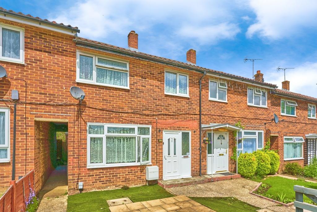 Wordsworth Road, Slough SL2 3 bed terraced house - £365,000