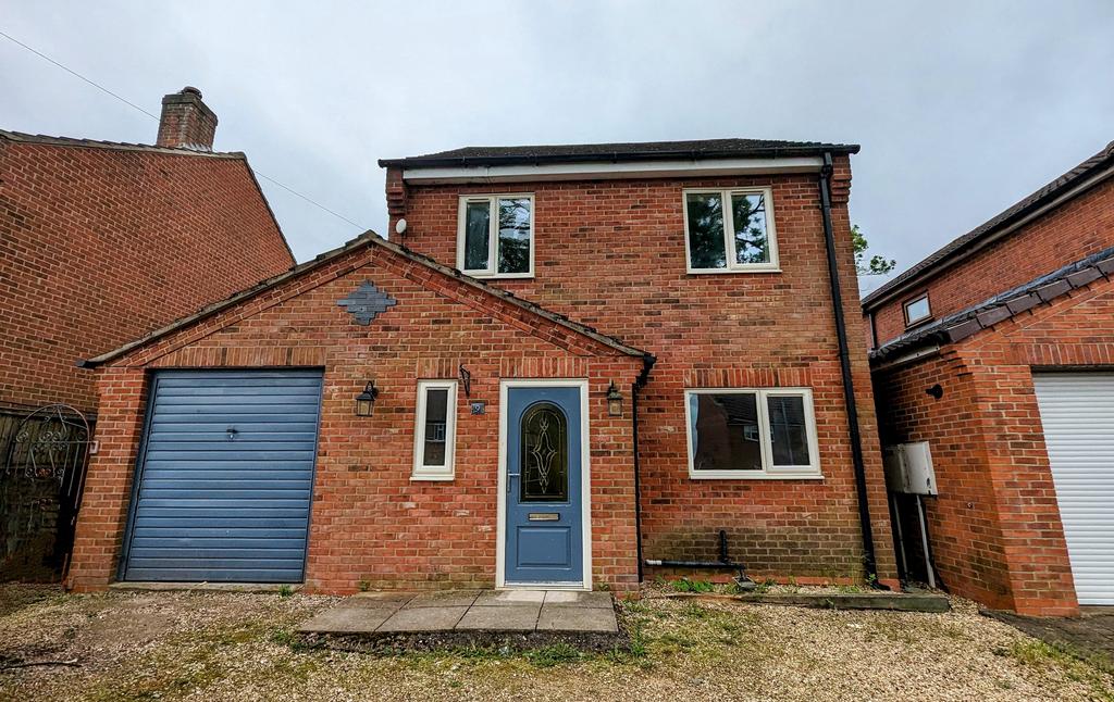 Welfen Lane, Newark, NG23 4 bed detached house - £1,300 pcm (£300 pw)