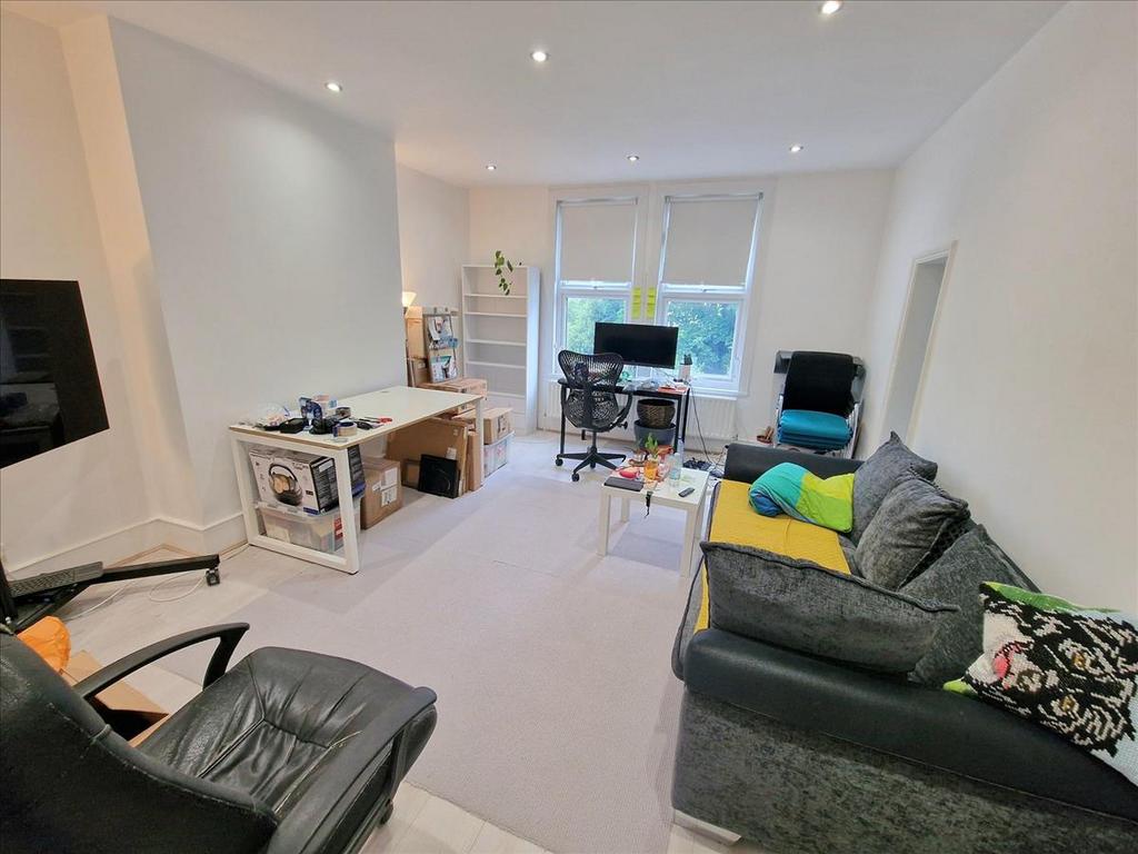 Drake Road, Brockley, SE4 1 bed flat - £1,450 pcm (£335 pw)