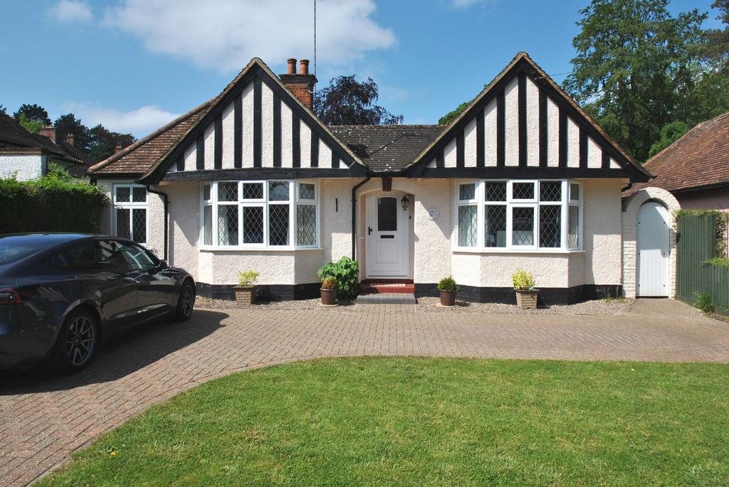 Letchworth Garden City SG6 2 bed detached bungalow - £650,000