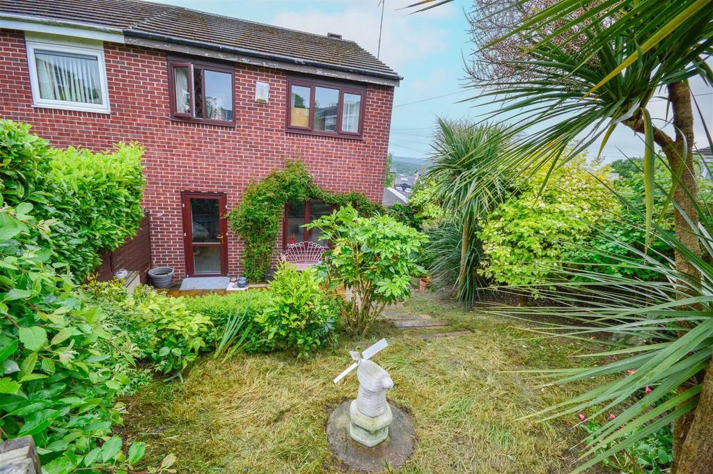 Wickfield Grove, Sheffield, S12 3 bed semi-detached house - £160,000
