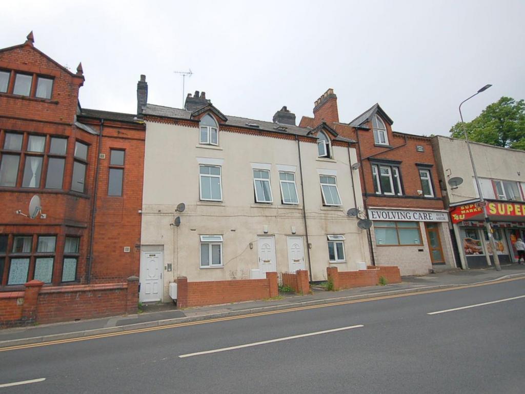 Edleston Road, Crewe 3 bed flat - £85,000