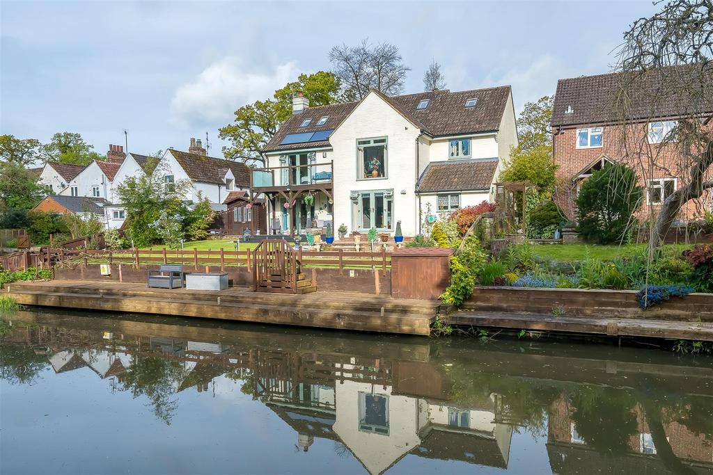 London Road, Devizes 5 bed detached house - £795,000
