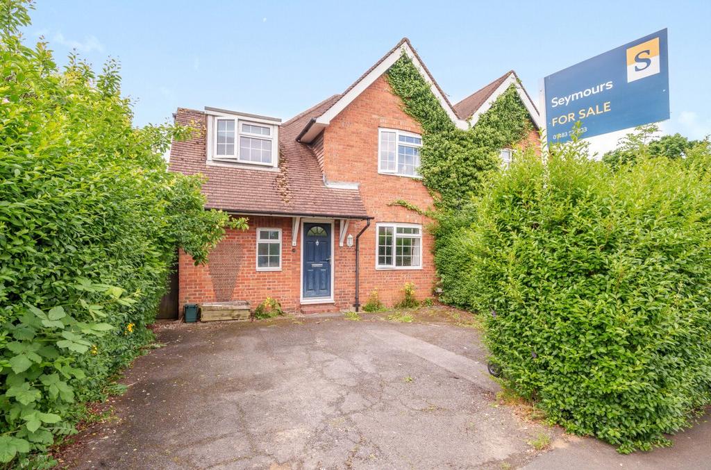 Ashenden Road, GU2 7UU GU2 4 bed semi-detached house - £525,000