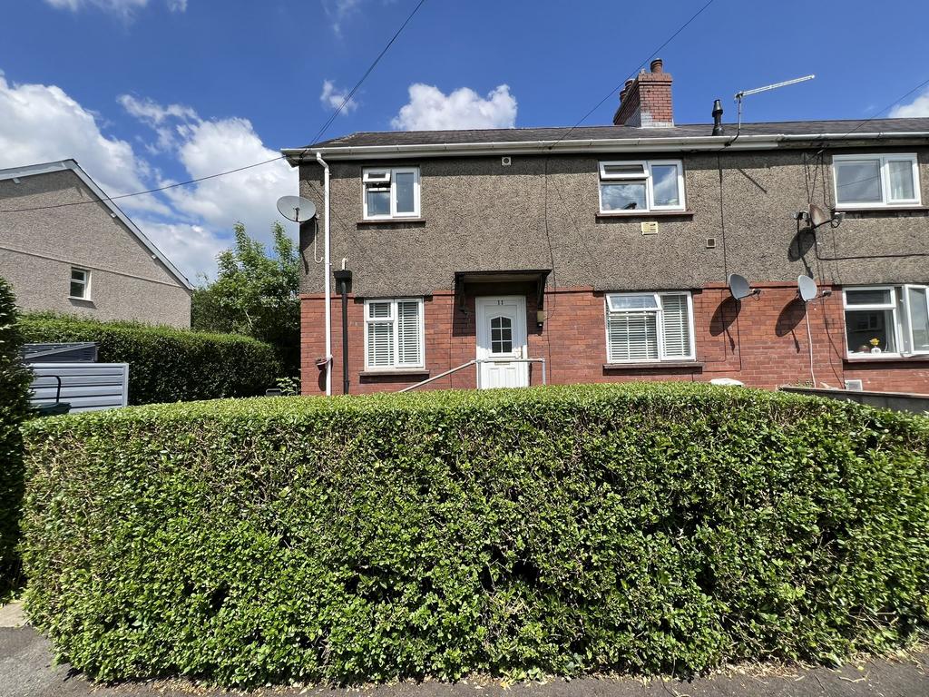 Merlin Street, Carmarthen... 2 bed flat for sale - £85,000