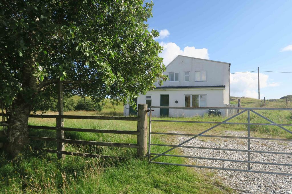 Drumfearn, Sleat, Isle of Skye IV43 8QZ 6 bed detached house - £200,000