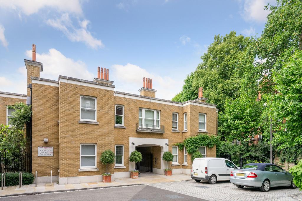 Cavalry Square, Chelsea, London, SW3 1 bed flat - £3,900 pcm (£900 pw)