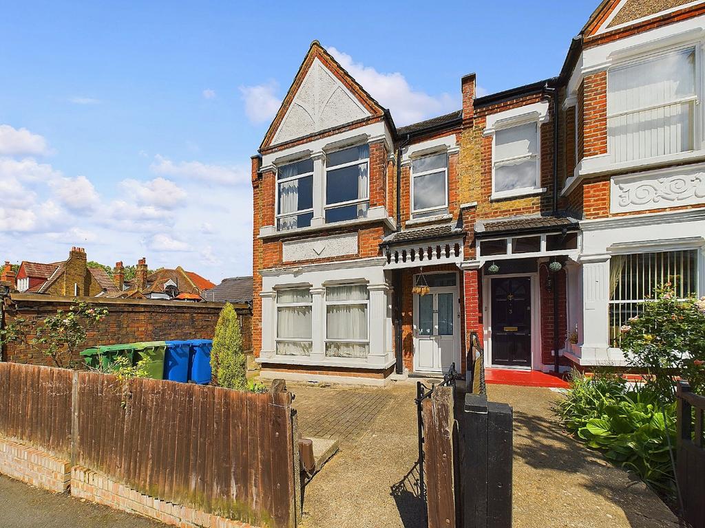Beauval Road, London SE22 2 bed apartment - £450,000