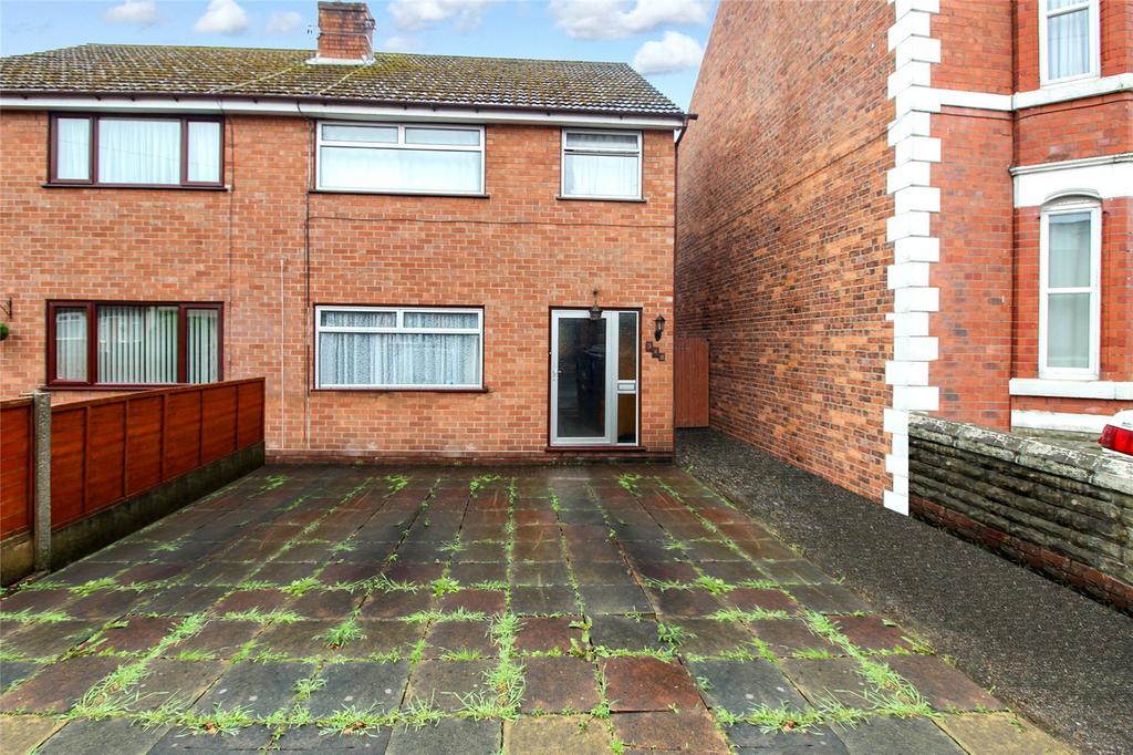 Hungerford Road, Crewe, Cheshire, CW1 3 bed semi-detached house - £160,000