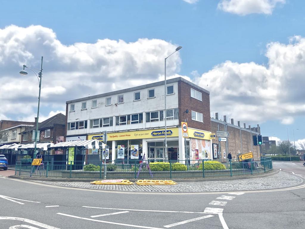 High Street, Wolverhampton WV11 2 bed flat - £695 pcm (£160 pw)