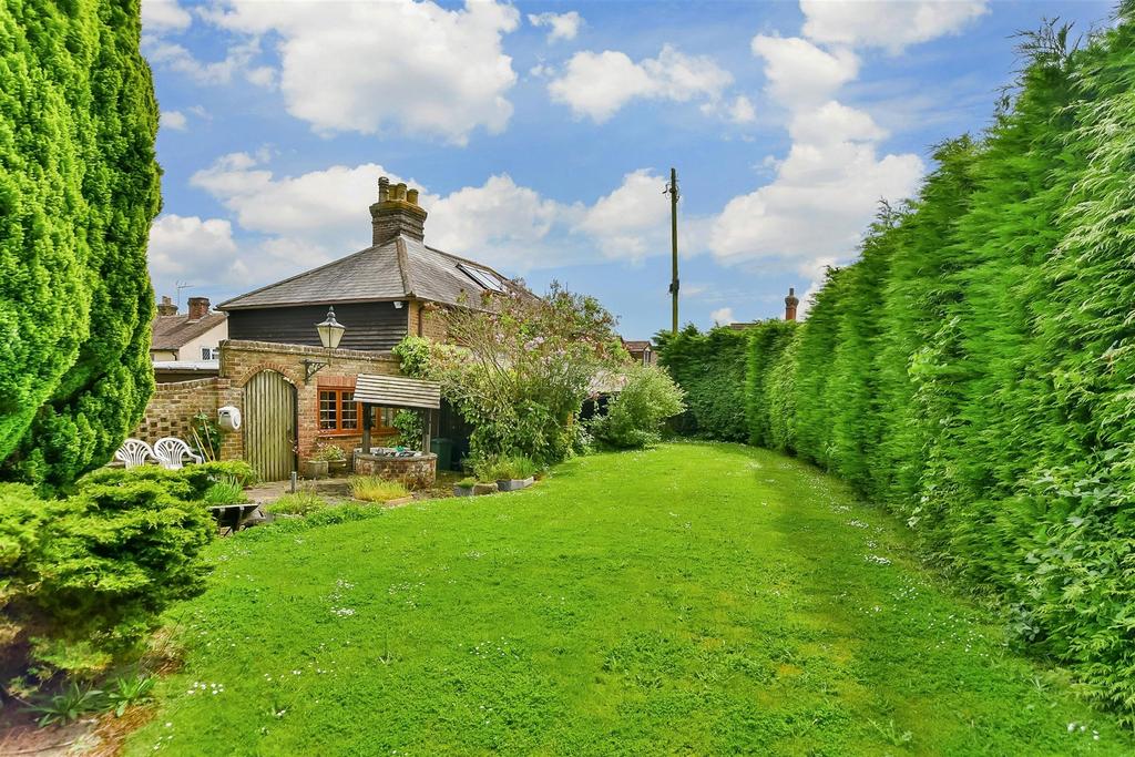 The Street, Frinsted, Sittingbourne... 4 bed detached house for sale ...
