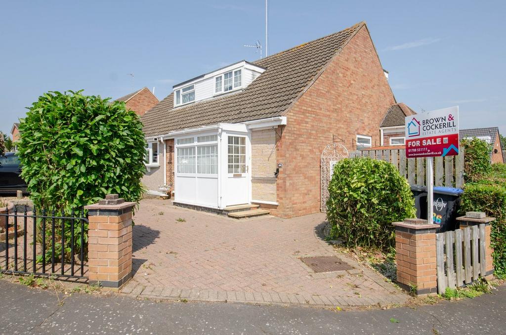 Firs Drive, Rugby, CV22 2 bed semi-detached house - £220,000