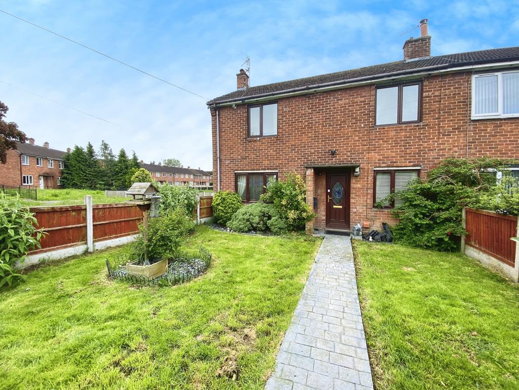 Cefndre, Wrexham, LL13 3 bed end of terrace house - £145,000