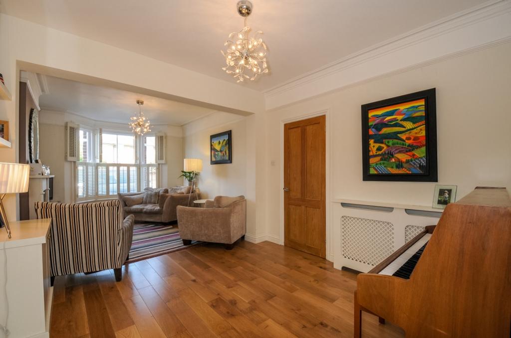 Durham Road London SW20 4 bed house - £3,350 pcm (£773 pw)