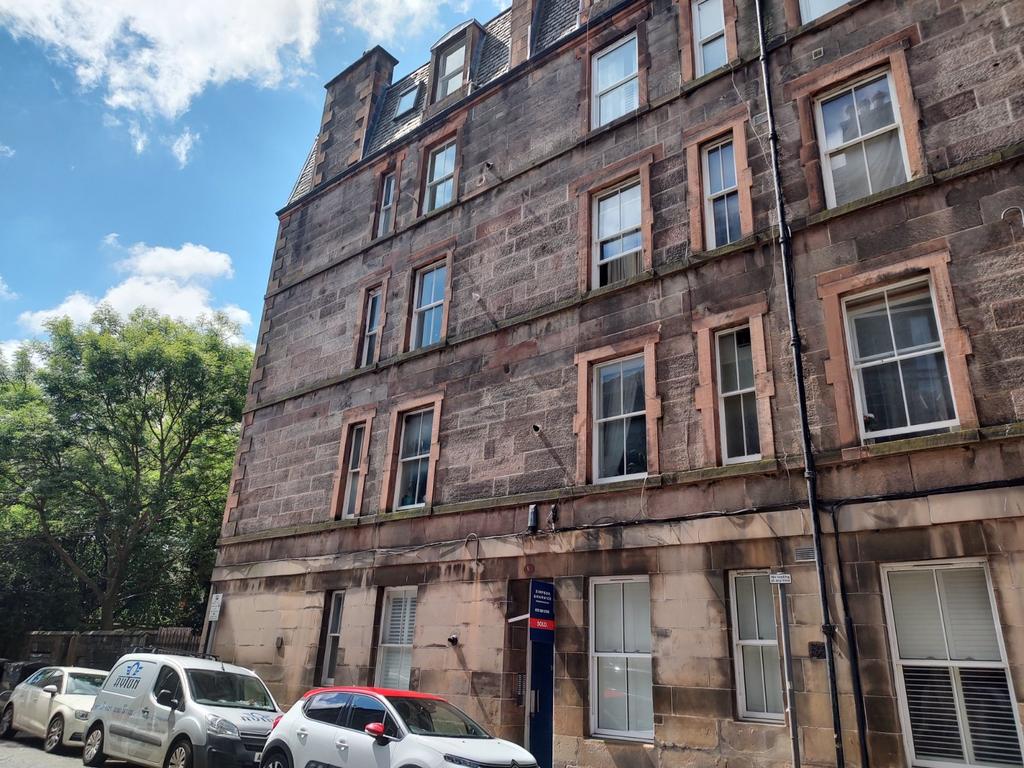 Cheyne Street, Edinburgh, Midlothian... 2 bed flat - £1,430 pcm (£330 pw)