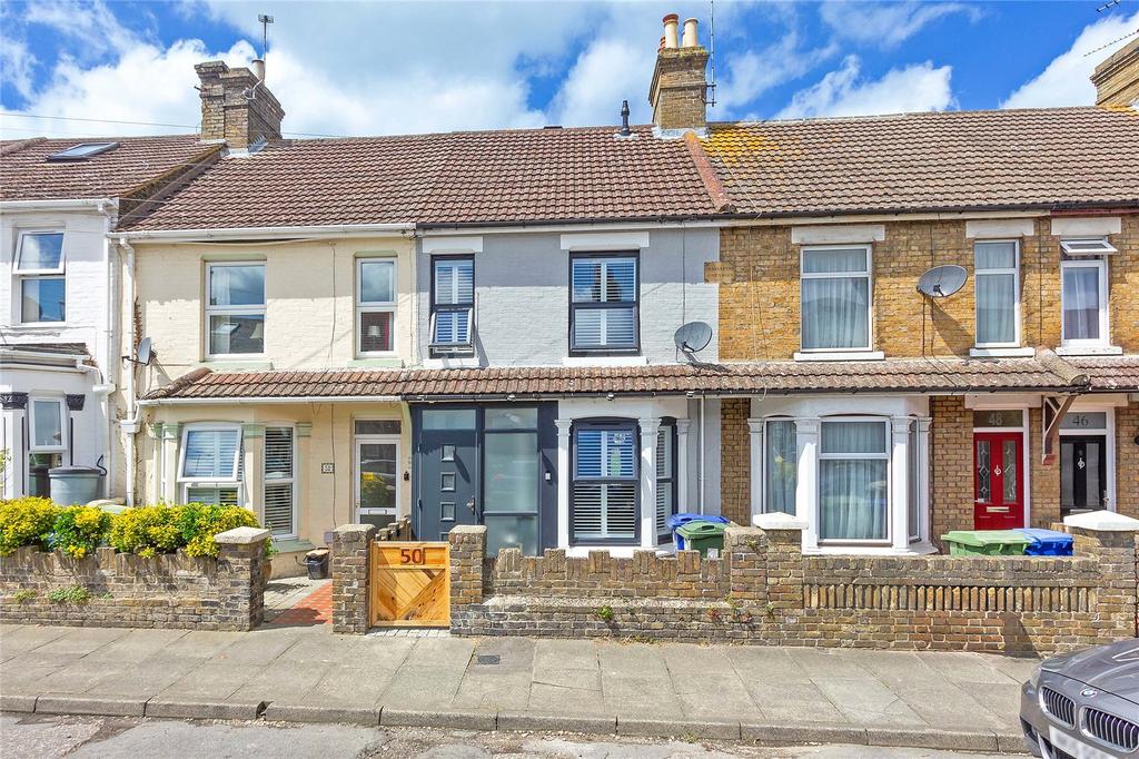Rock Road, Sittingbourne, Kent, ME10 3 bed terraced house - £280,000