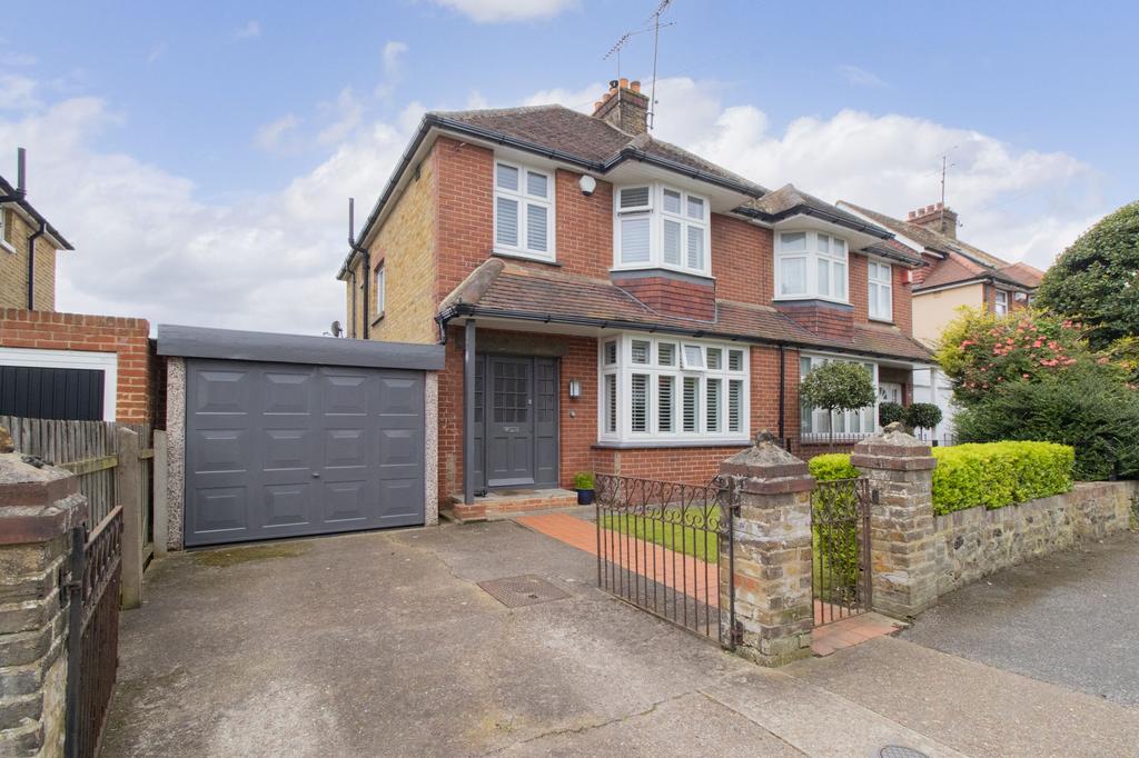 Bradstow Way, Broadstairs, CT10 3 bed semi-detached house for sale - £ ...