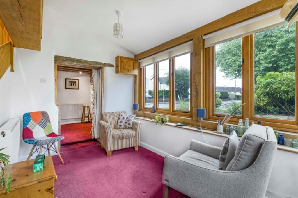 Oxford Road, Bletchingdon, OX5 3 bed semi-detached house for sale - £ ...