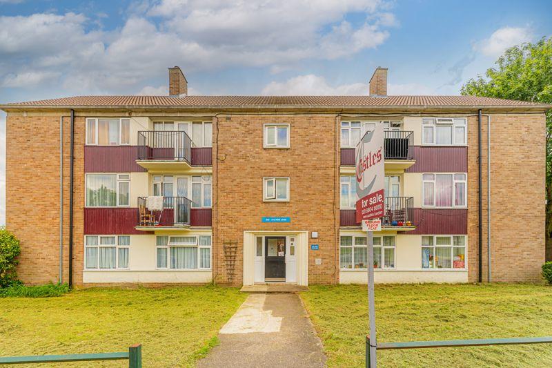 Hoe Lane, Enfield 3 bed flat - £335,000