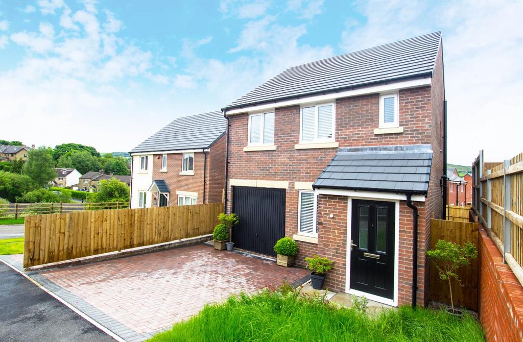 Poppy Drive, Darwen 3 bed detached house for sale - £230,000
