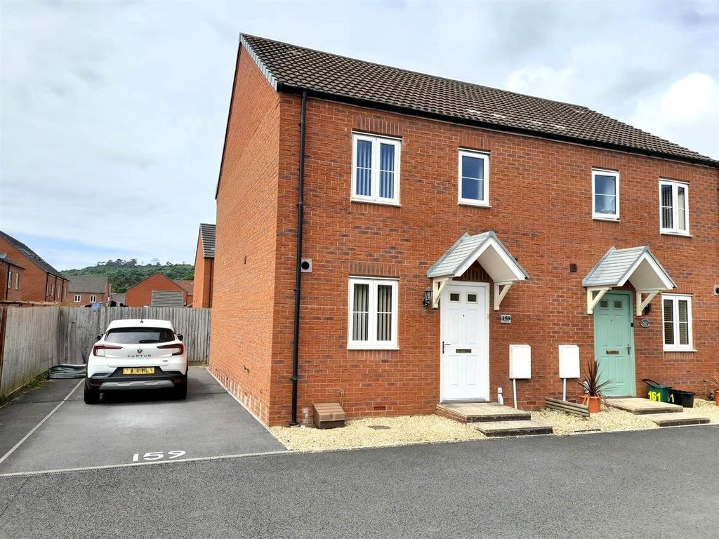 Stryd Bennett, Llanelli 3 bed semi-detached house - £169,995