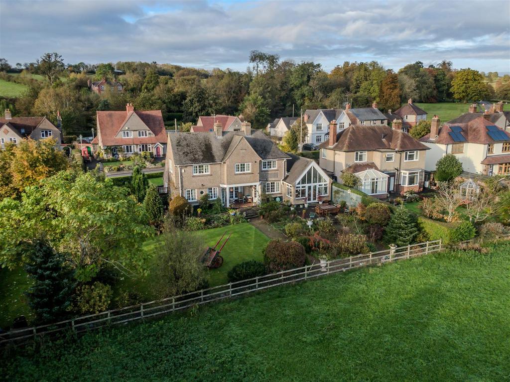 The Green Road, Ashbourne 4 bed detached house for sale - £700,000