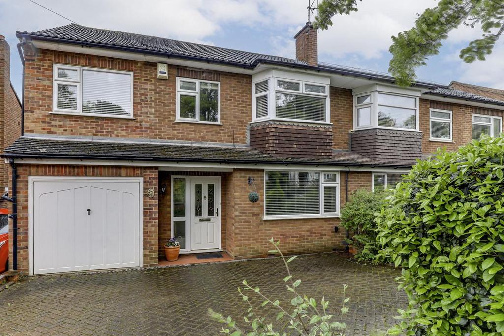 Proctors Way, Bishop's Stortford CM23 4 bed semi-detached house - £525,000