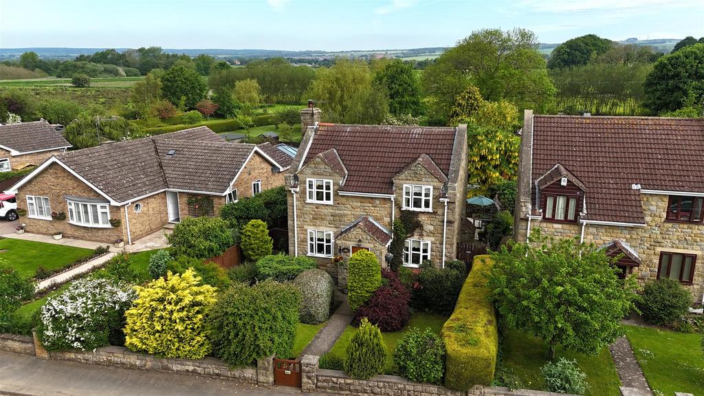 Ratten Row, Seamer, Scarborough 3 bed detached house for sale - £340,000