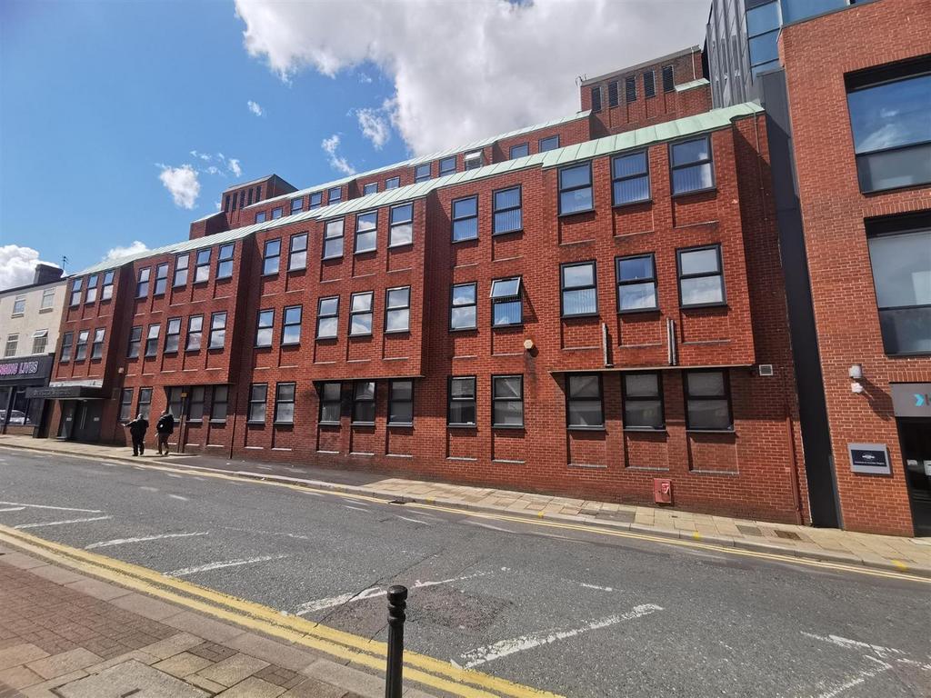 St Peters House, Doncaster DN1 1 bed apartment - £550 pcm (£127 pw)
