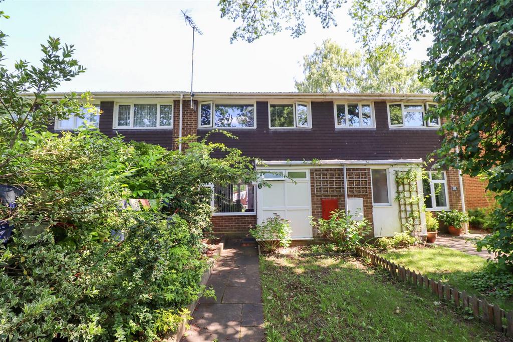 The Croft, Fleet GU51 3 bed house - £350,000