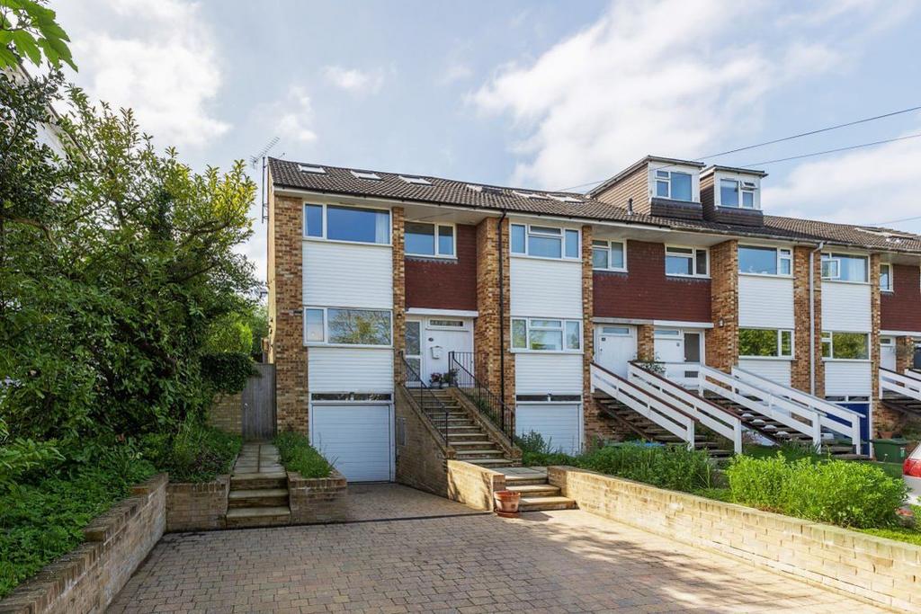 St Georges Road, Sevenoaks TN13 3ND 4 bed townhouse - £3,500 pcm (£808 pw)