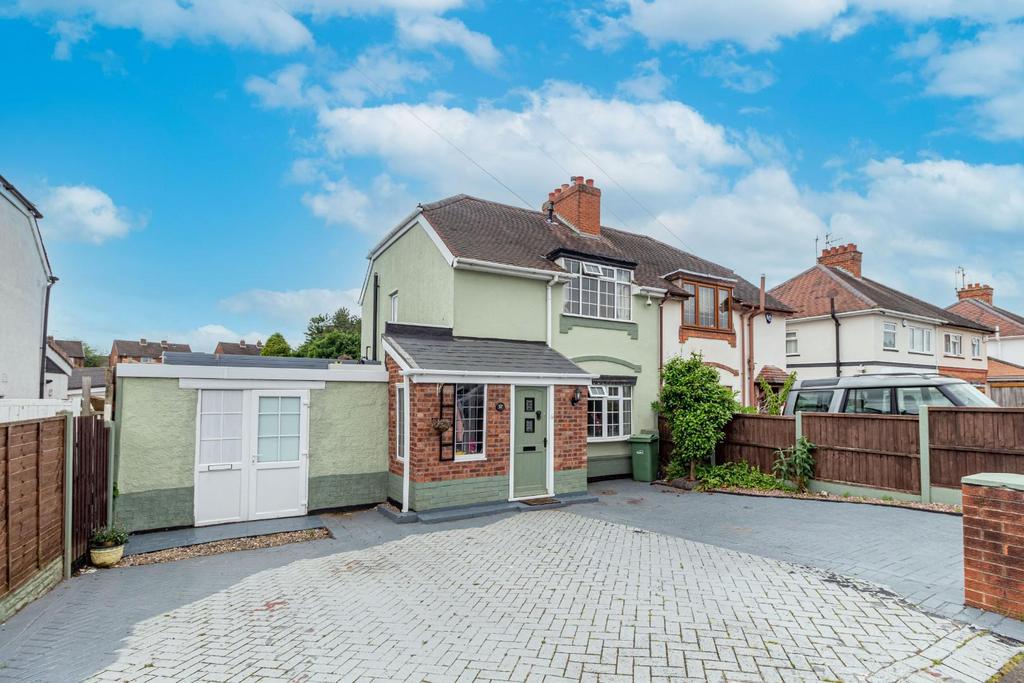 Ryder Street, Stourbridge, DY8 5AS 2 bed semi-detached house - £199,950