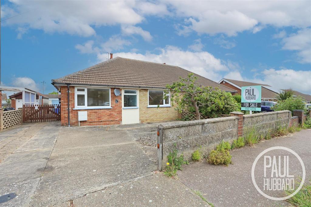 Ship Road, Pakefield, NR33 3 bed semi-detached bungalow - £220,000