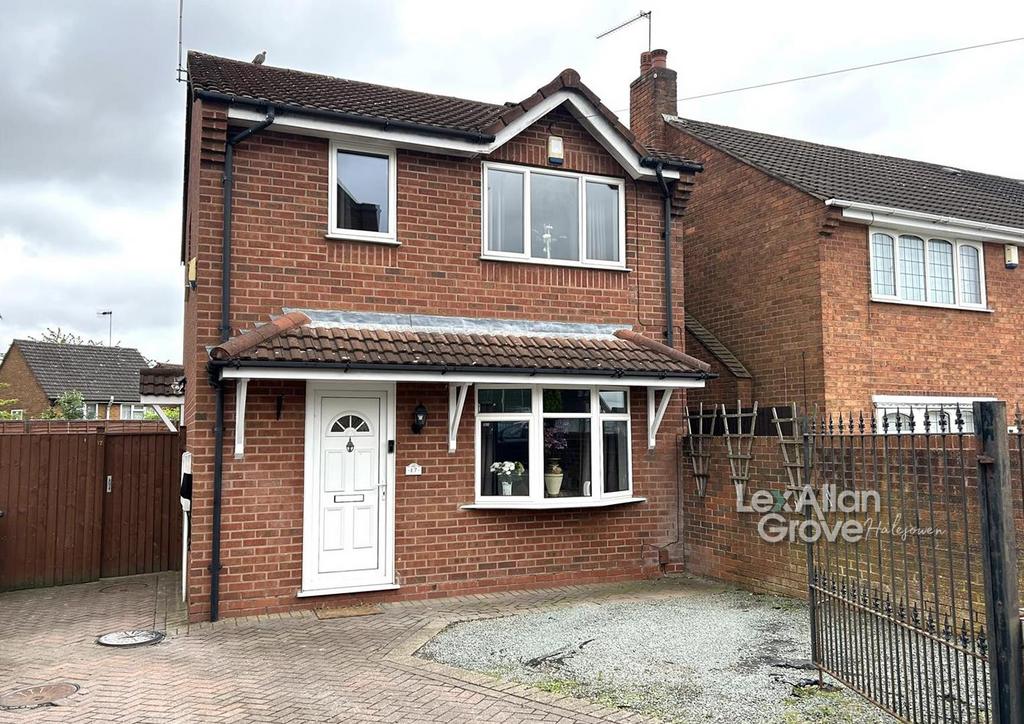 Cradley Road, Dudley 3 bed detached house - £215,000