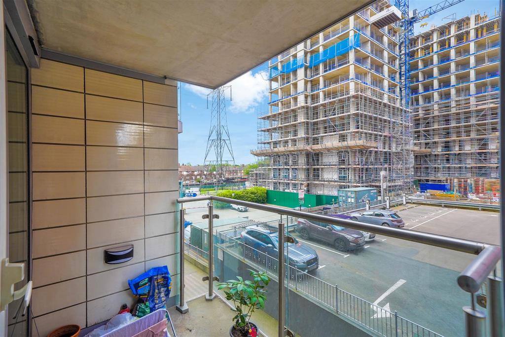 The Oxygen Apartments, Royal Victoria Dock, E16 2 bed apartment for ...